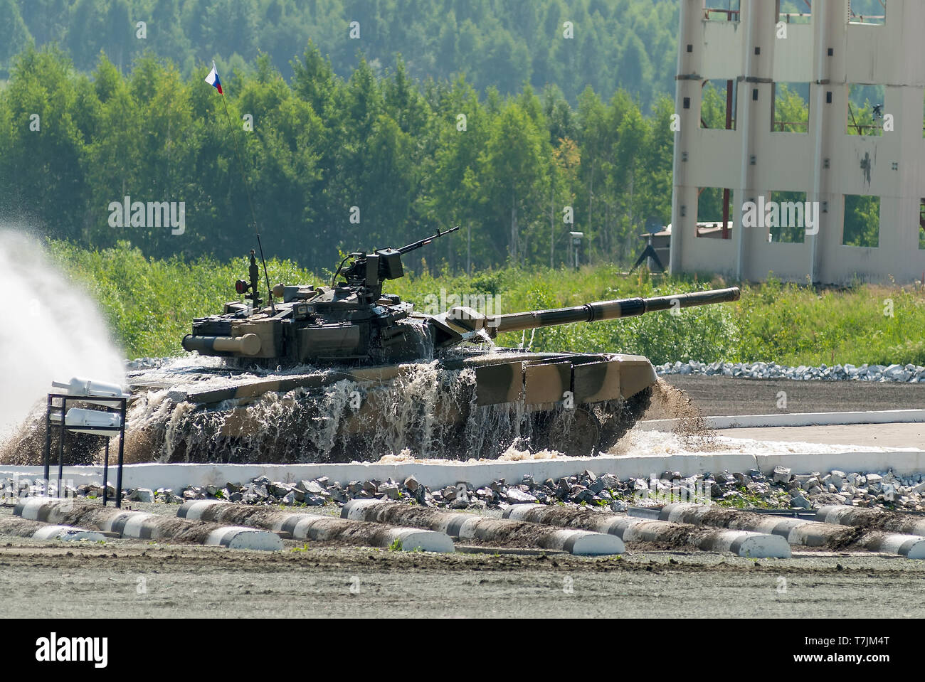 T 80 tank hi-res stock photography and images - Alamy