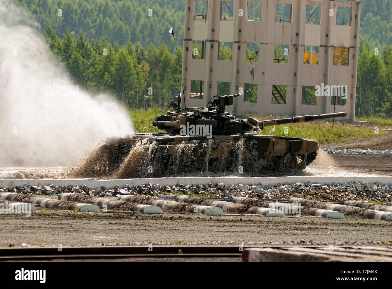 T 80 tank hi-res stock photography and images - Alamy