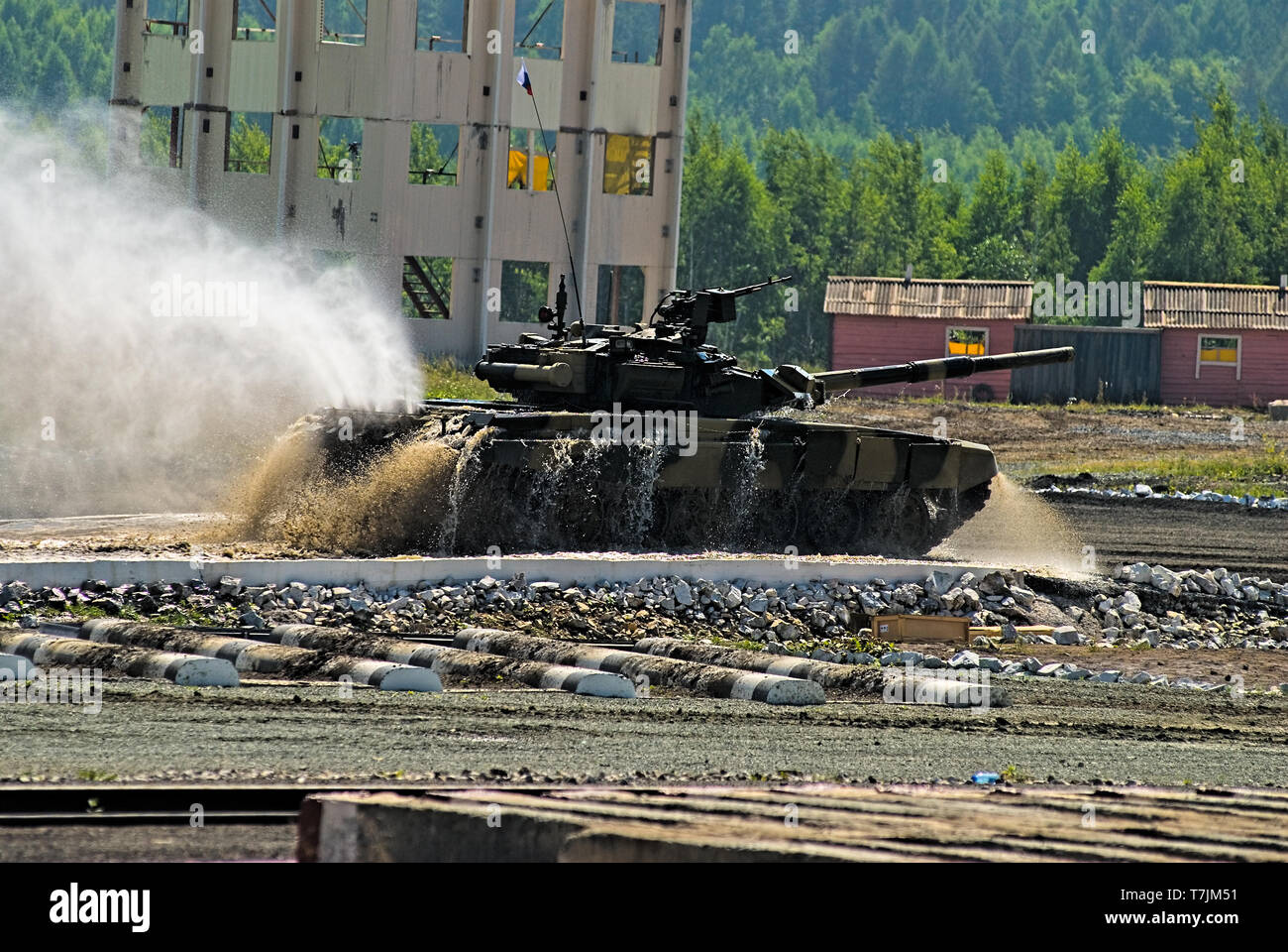 T 80 tank hi-res stock photography and images - Alamy