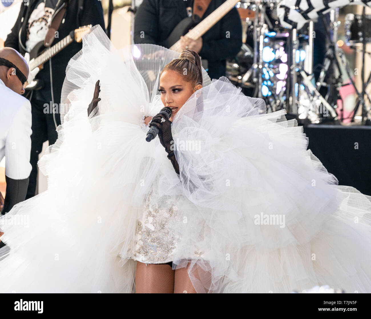 Jennifer lopez 2019 on stage hi-res stock photography and images - Alamy