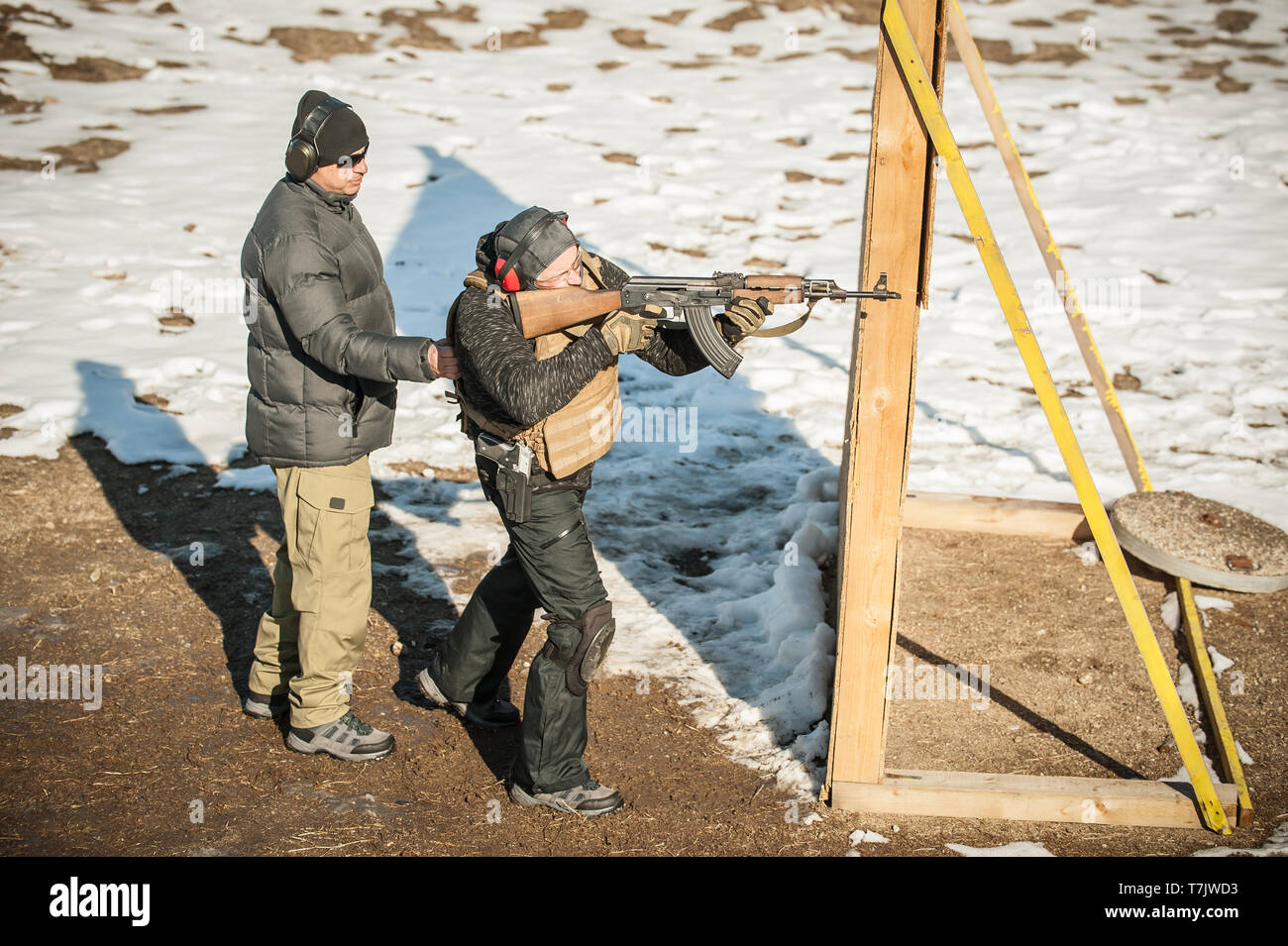 Man pistol squat hi-res stock photography and images - Alamy