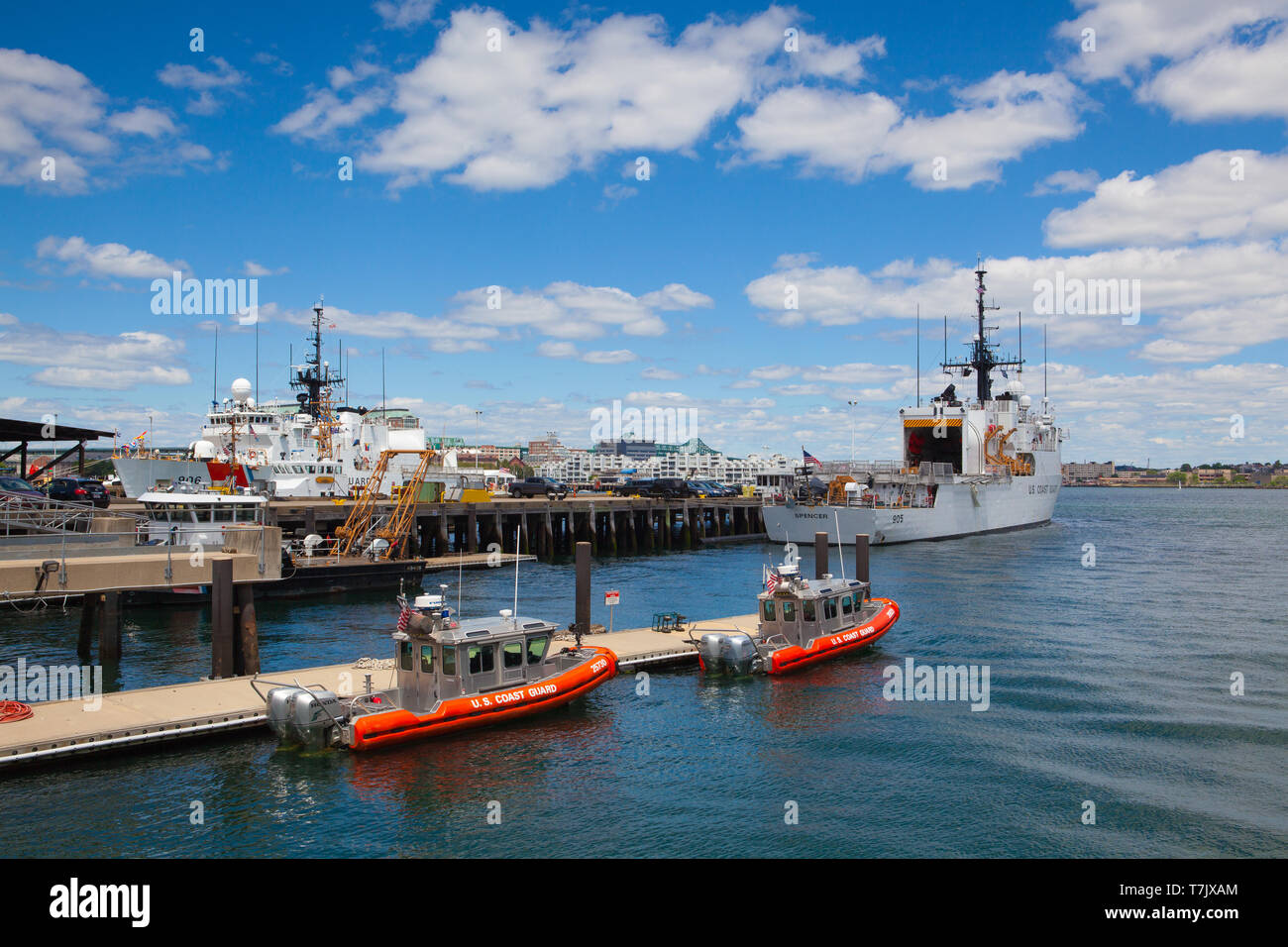 Ships docked in boston hi-res stock photography and images - Alamy