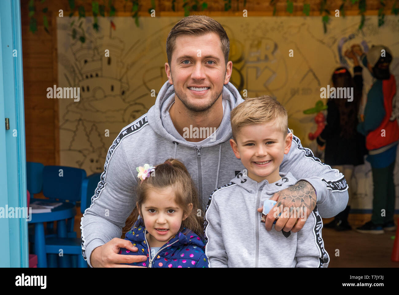 Celebrity arrivals for WONDER PARK @ Chessington World of Adventures ...