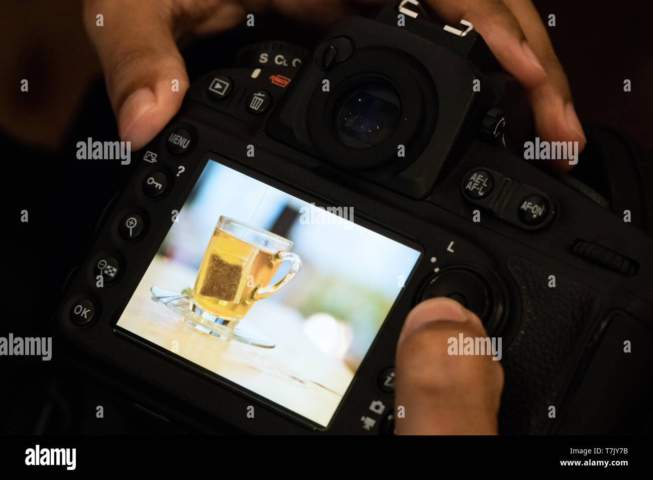Monitor back view hi-res stock photography and images - Alamy
