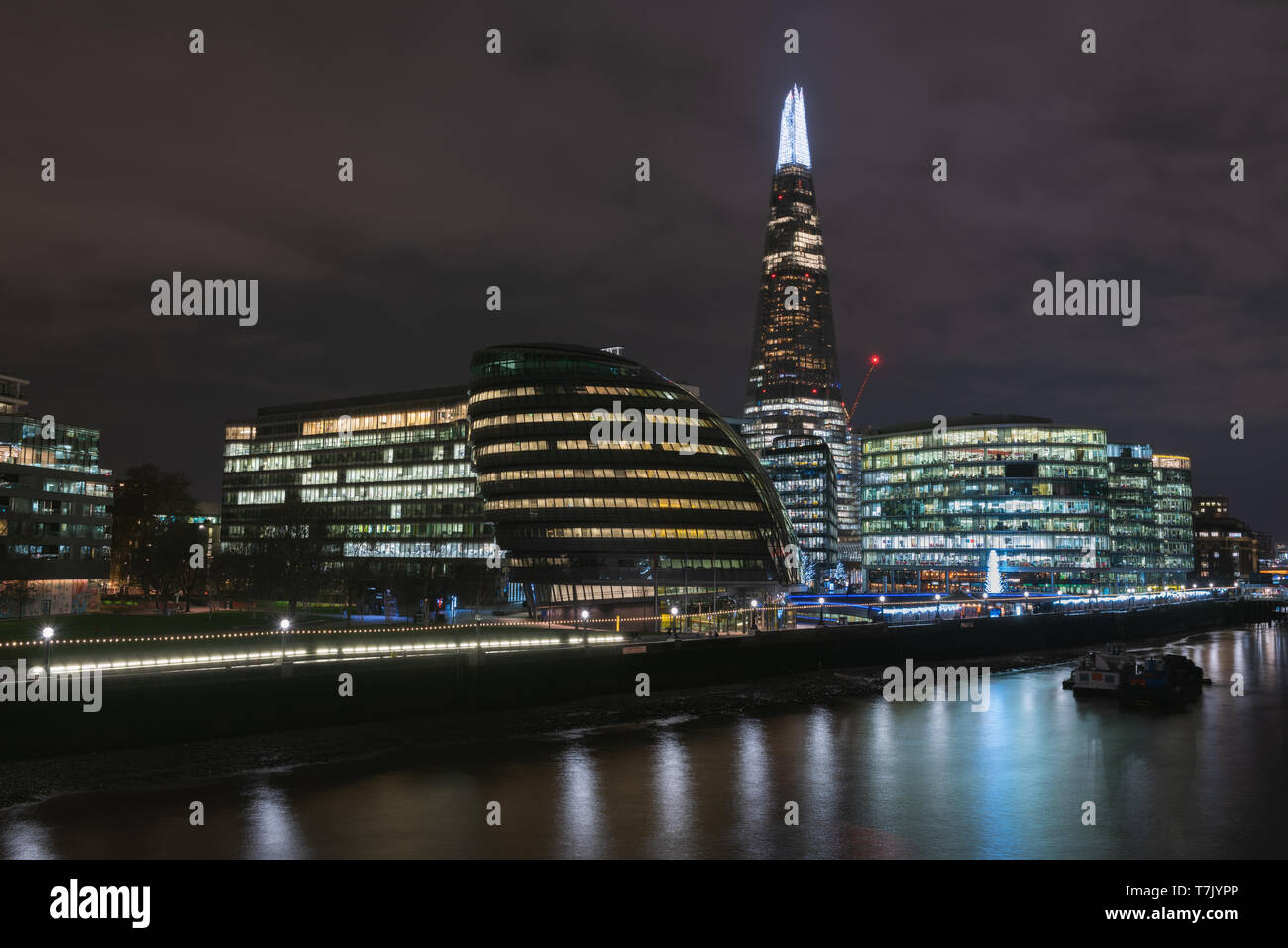 Night view of the Shard in London Stock Photo - Alamy