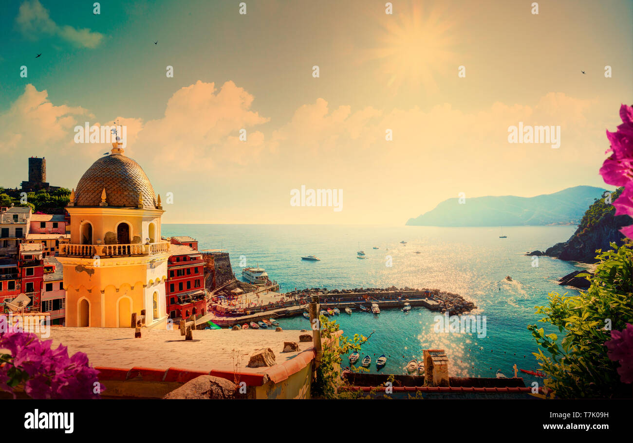 Coast cinque terre italy hi-res stock photography and images - Alamy