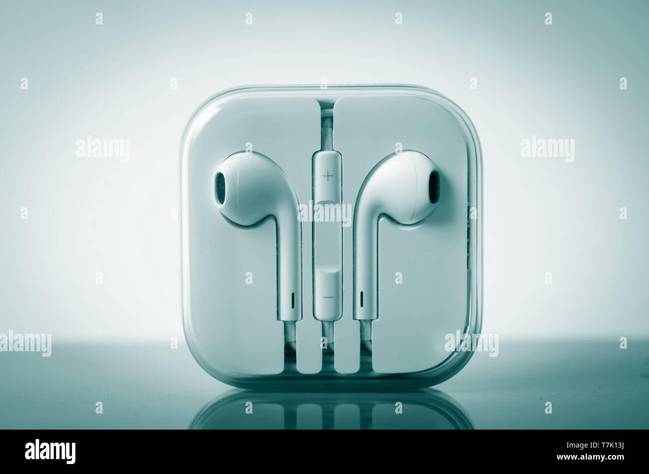 Plastic earphone box hi-res stock photography and images - Alamy