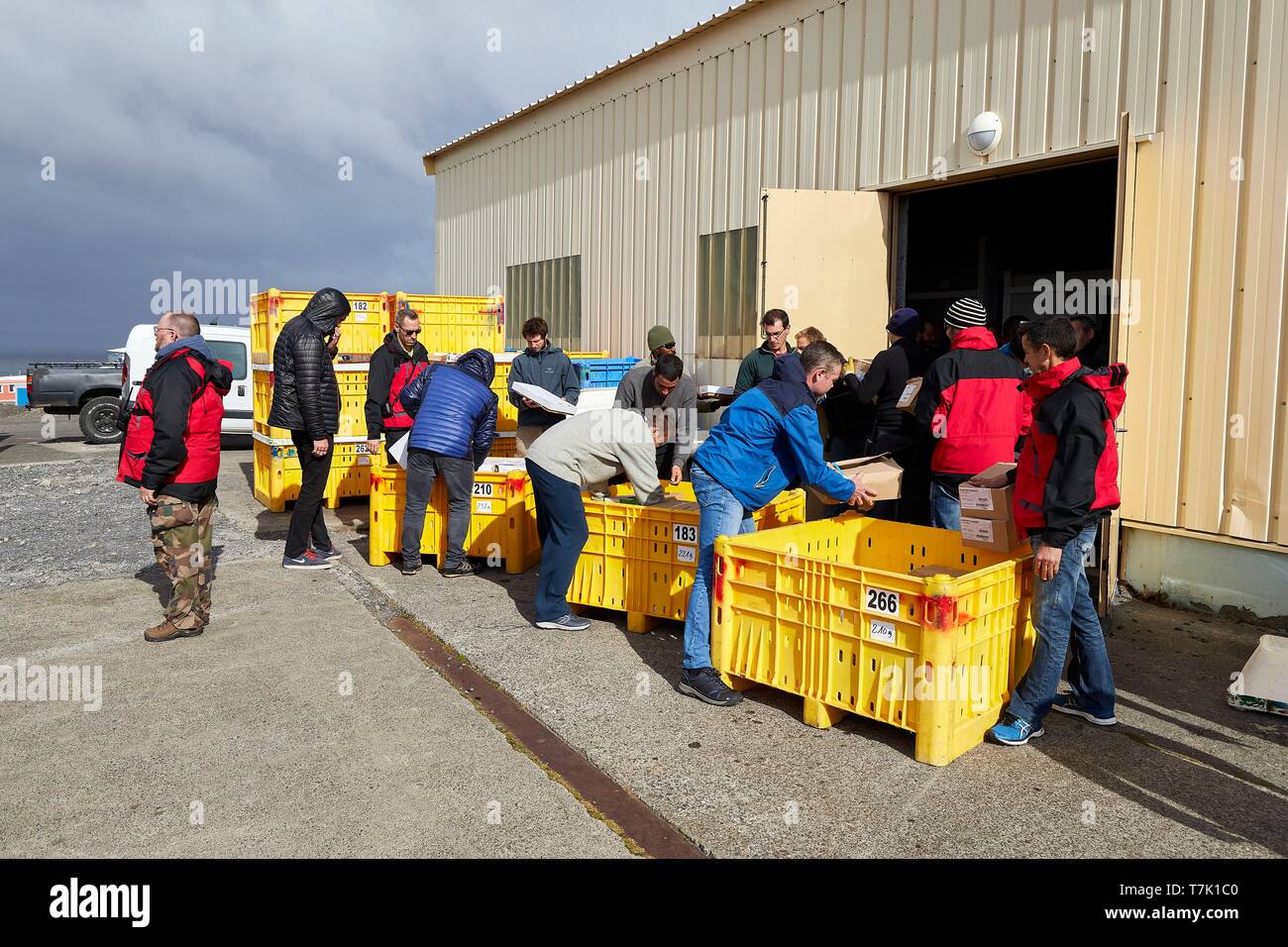 Food supply boat hi-res stock photography and images - Alamy