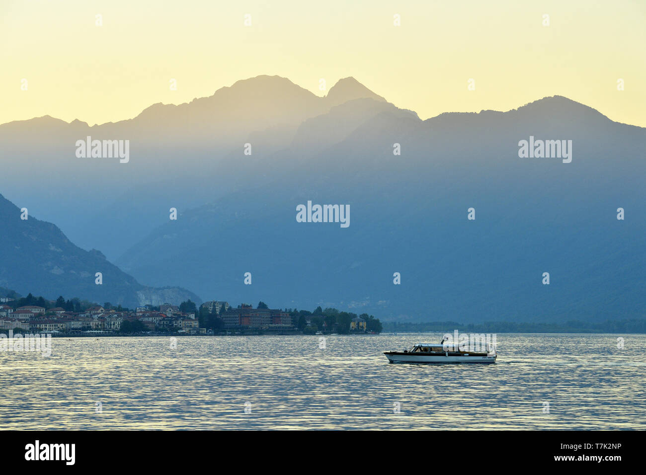 Italy, Piedmont, Stresa, Lake Maggiore (Il Lago Maggiore), Feriolo ...