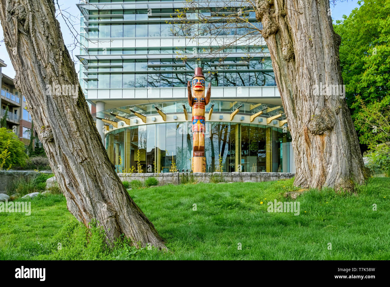 Coast salish art hi-res stock photography and images - Alamy