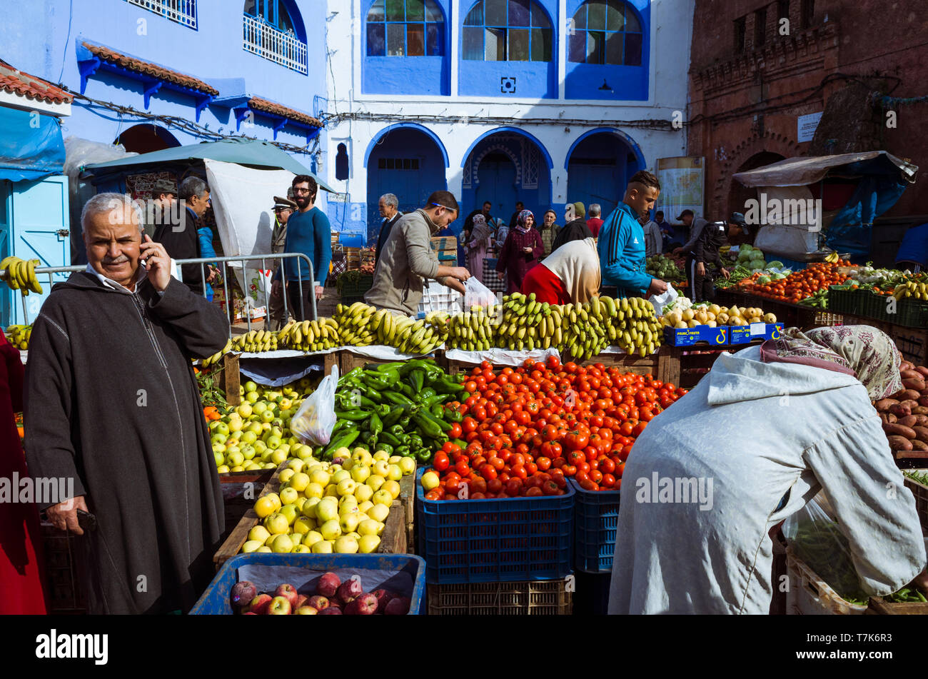 Chefchaouen, Morocco : Moroccan people shop for fruit and vegetables at ...