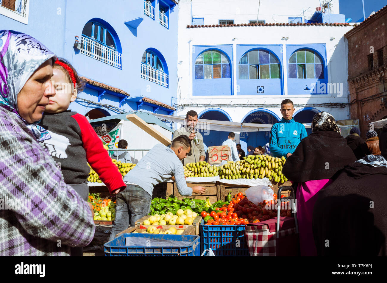 Chefchaouen, Morocco : Moroccan women shop for fruit and vegetables at ...