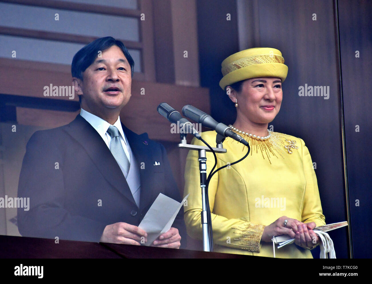 Japan's new Emperor Naruhito delivers a speech during their first ...