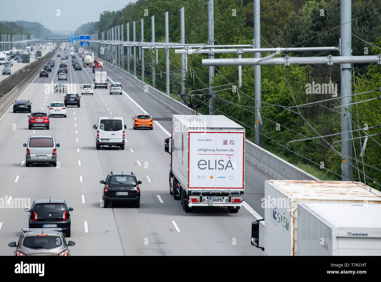 Darmstadt, Germany. 07th May, 2019. A Scania R450 Hybrid tractor (2nd ...