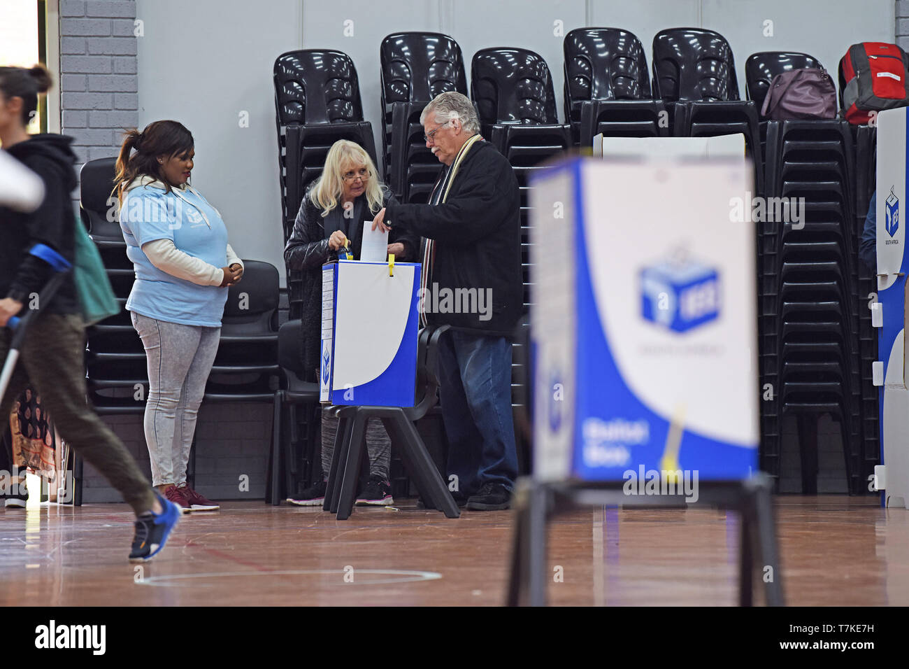 Johannesburg, South Africa. 8th May, 2019. A man casts his ballot at a ...