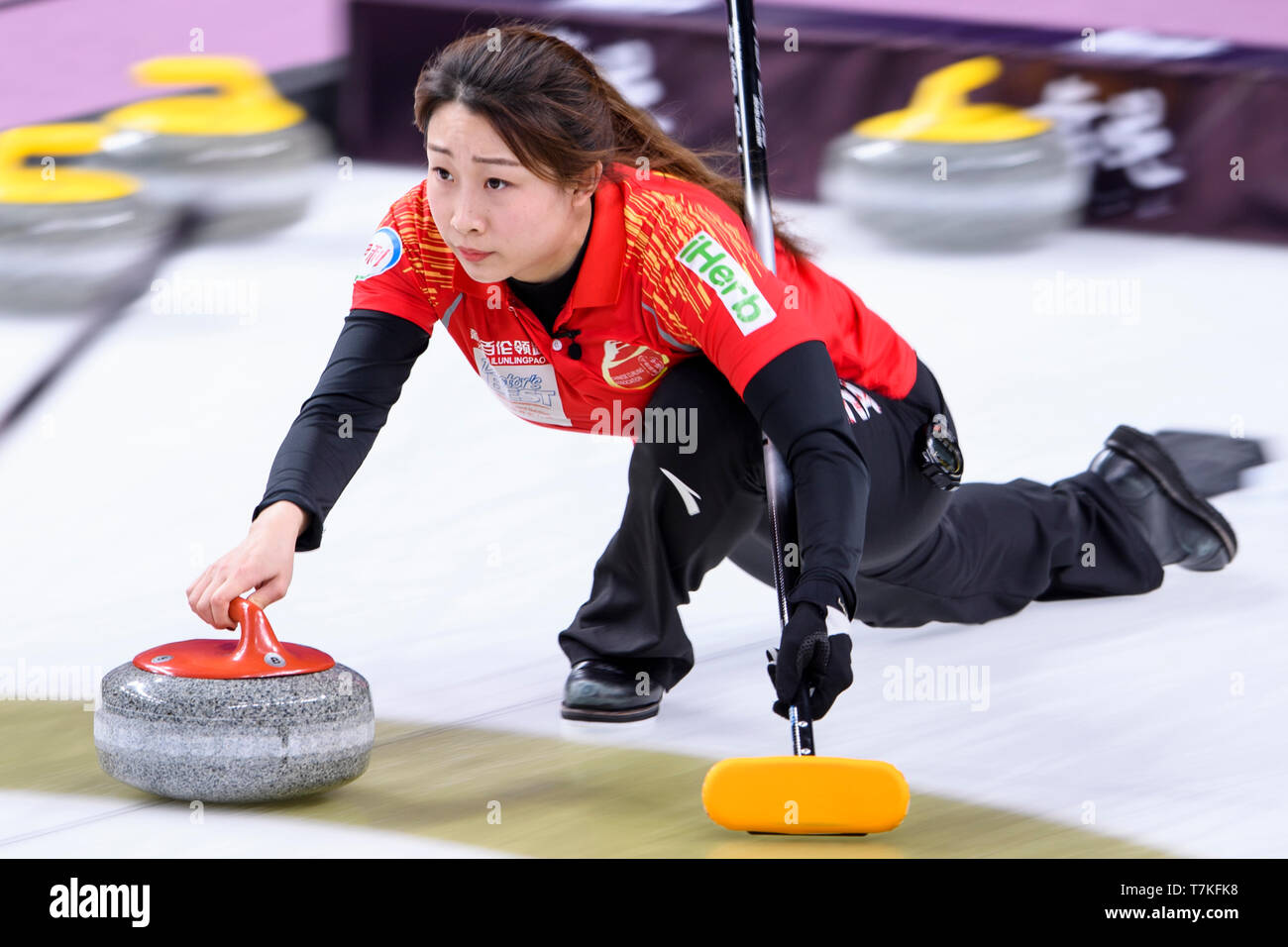 Zhang lijun hi-res stock photography and images - Alamy