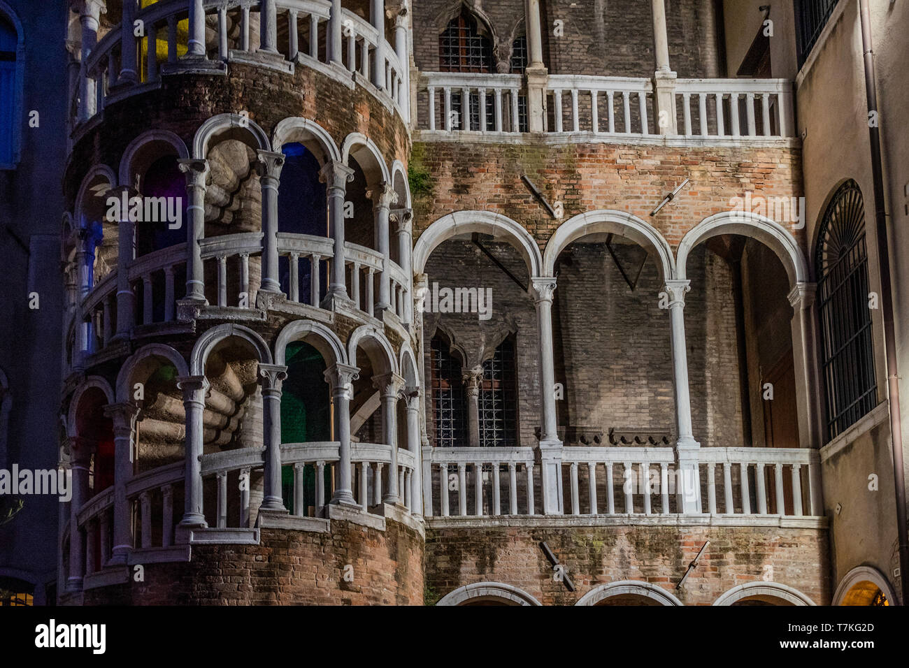 Palazzo Contarini del Bovolo, Corte Contarina - The varied sights of ...
