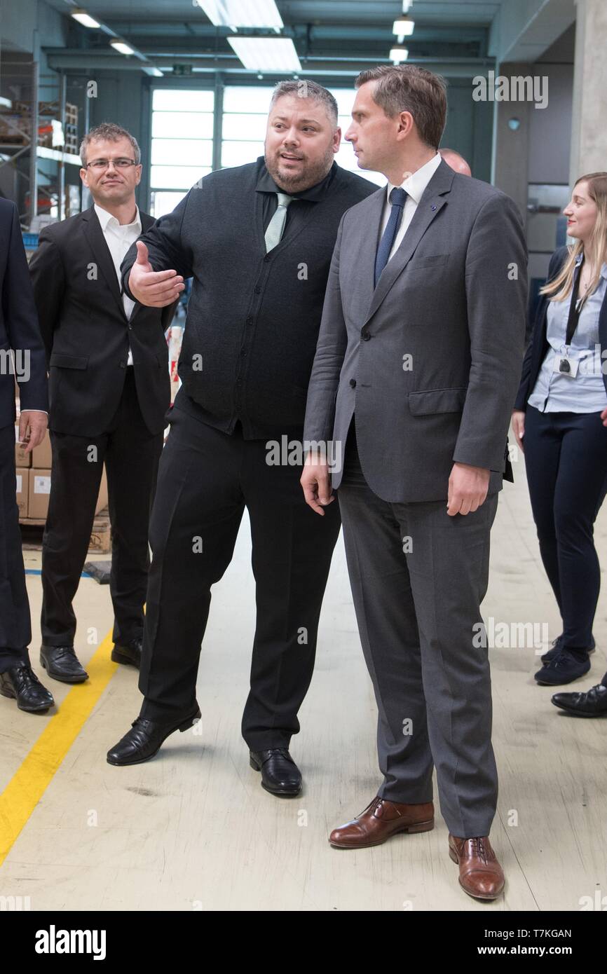 Reinsberg, Germany. 08th May, 2019. Thorsten Vogt (2nd from left ...