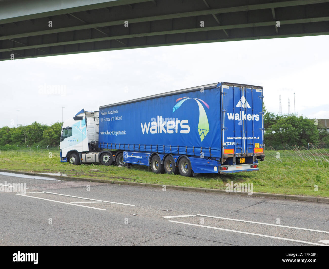 Lorry stuck mud hi-res stock photography and images - Alamy