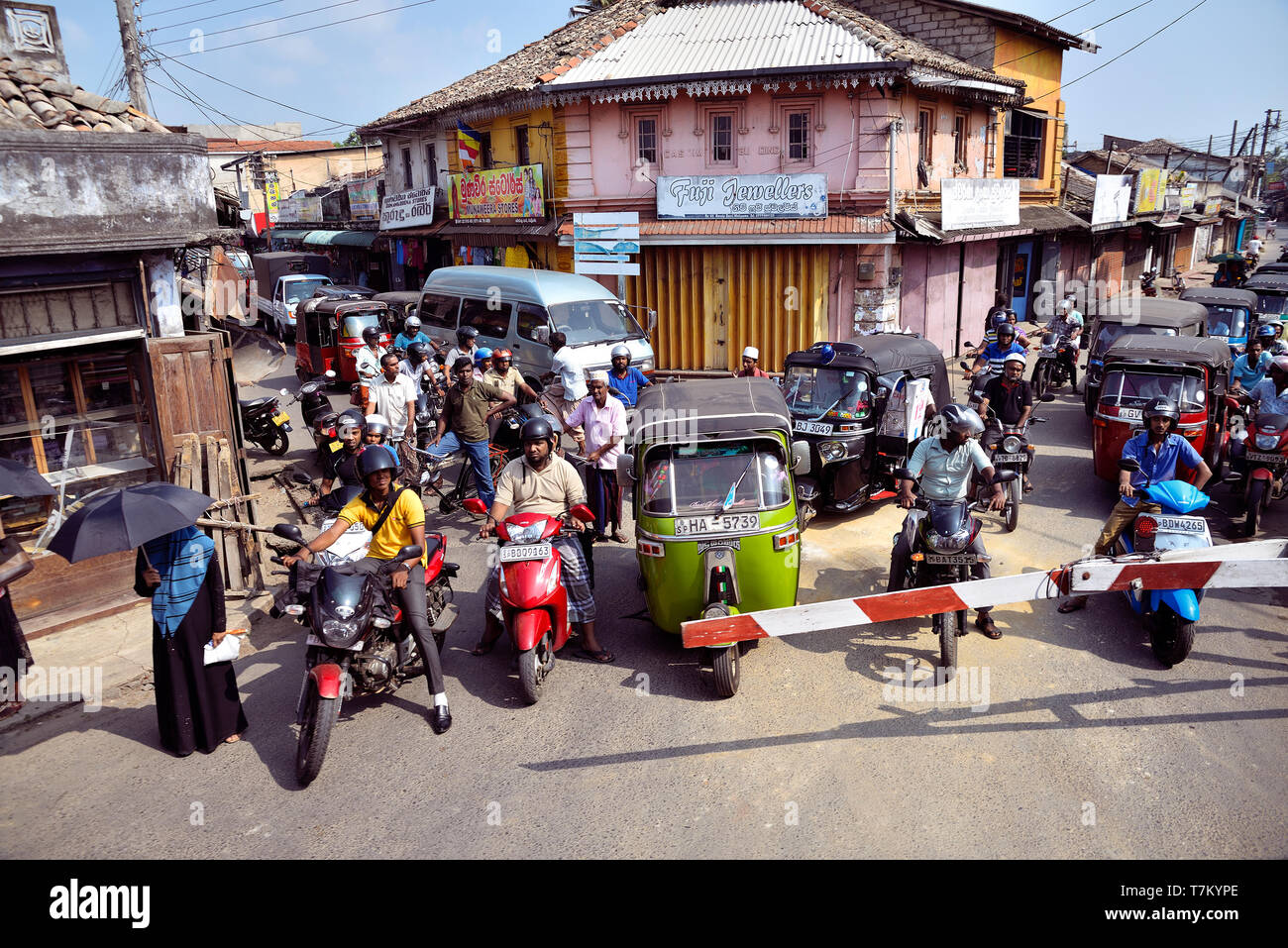 Colombo city life hi-res stock photography and images - Alamy