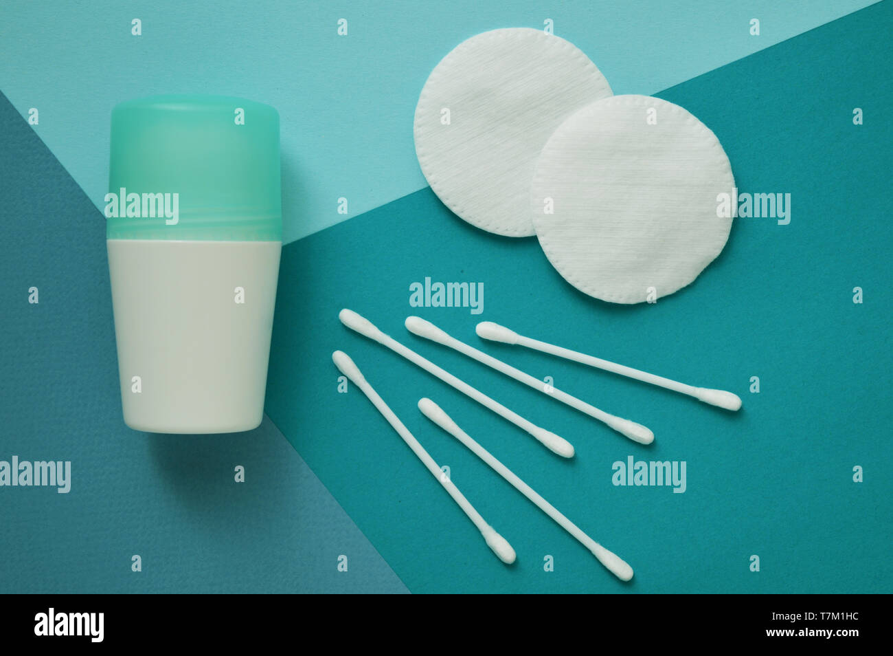 Cotton buds, close up hi-res stock photography and images - Alamy