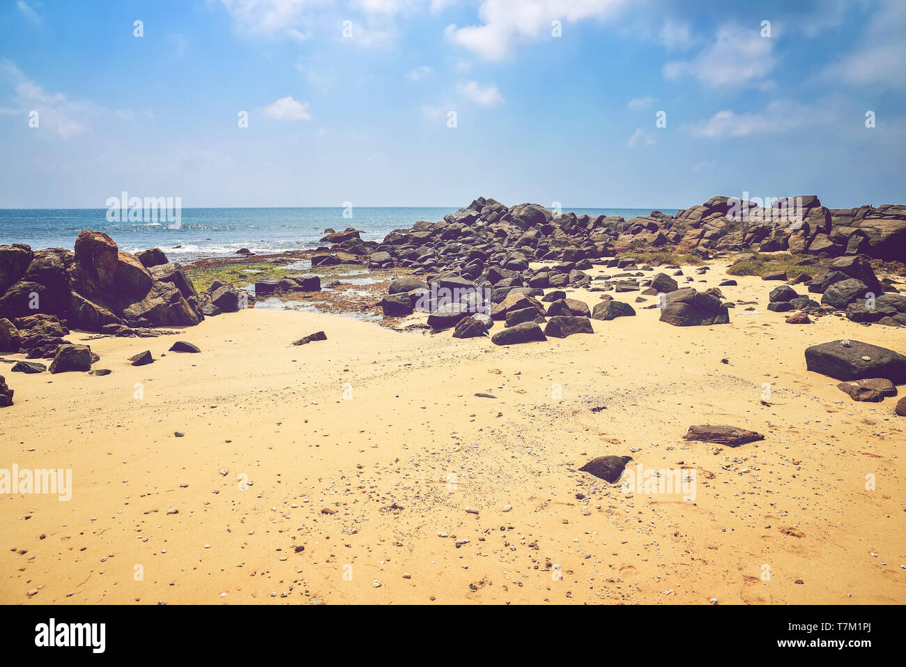 Indian ocean coast rocks hi-res stock photography and images - Alamy