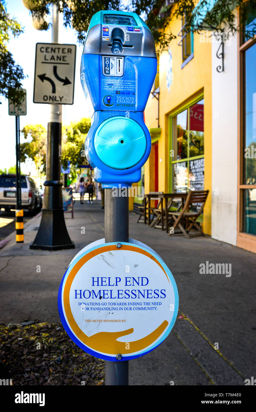 Shopping help hi-res stock photography and images - Alamy