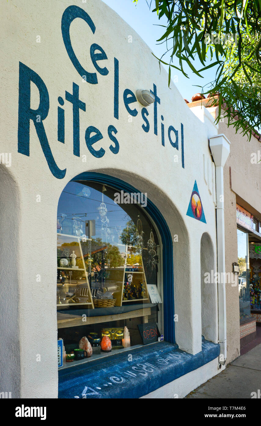 Tarot readings hi-res stock photography and images - Alamy