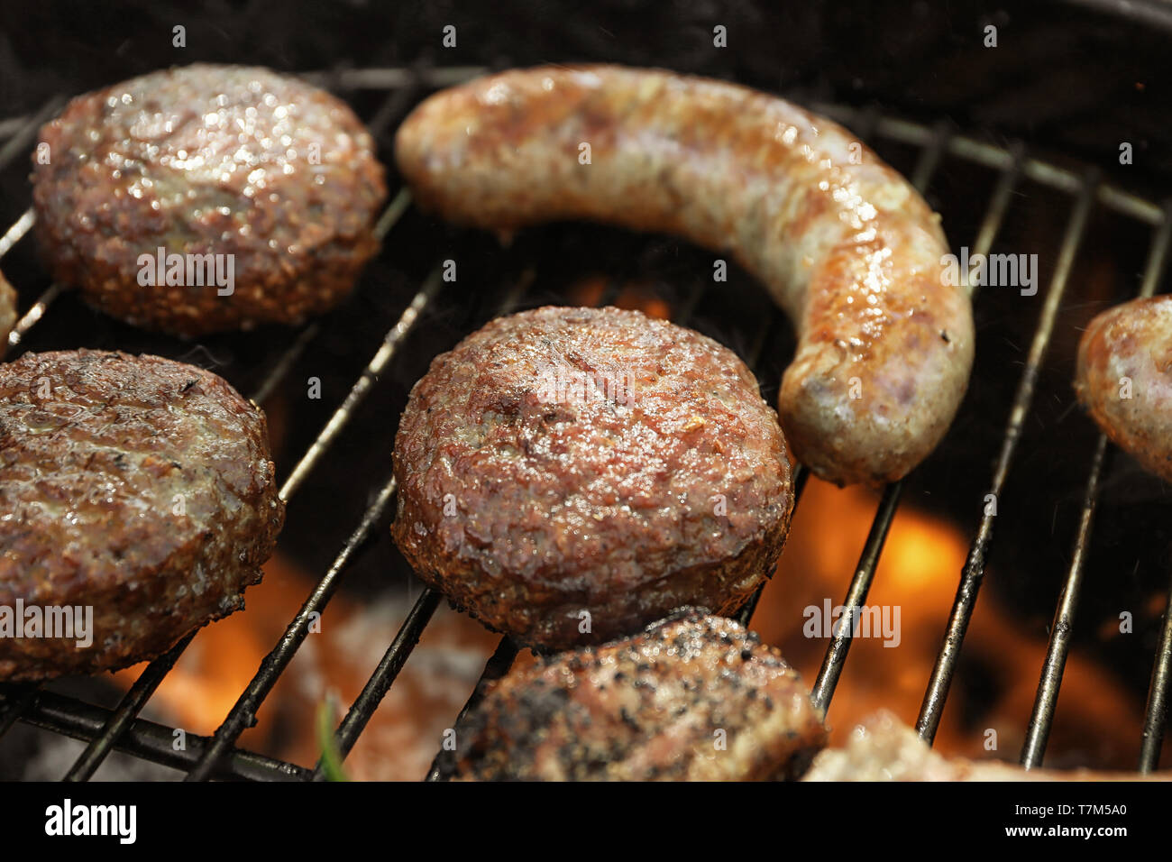 Cooked patties hi-res stock photography and images - Alamy