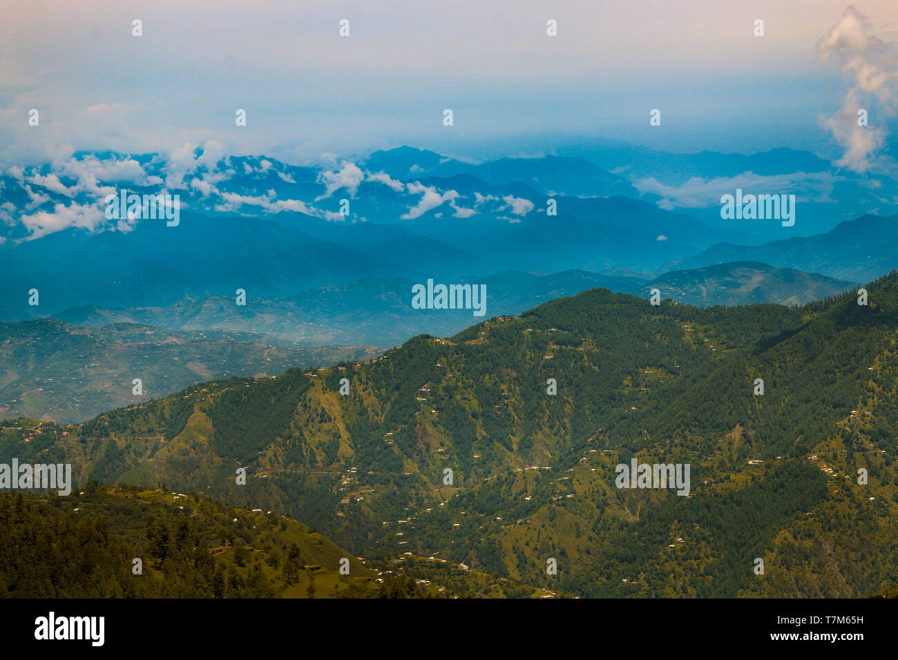 Foddy mountains hi-res stock photography and images - Alamy