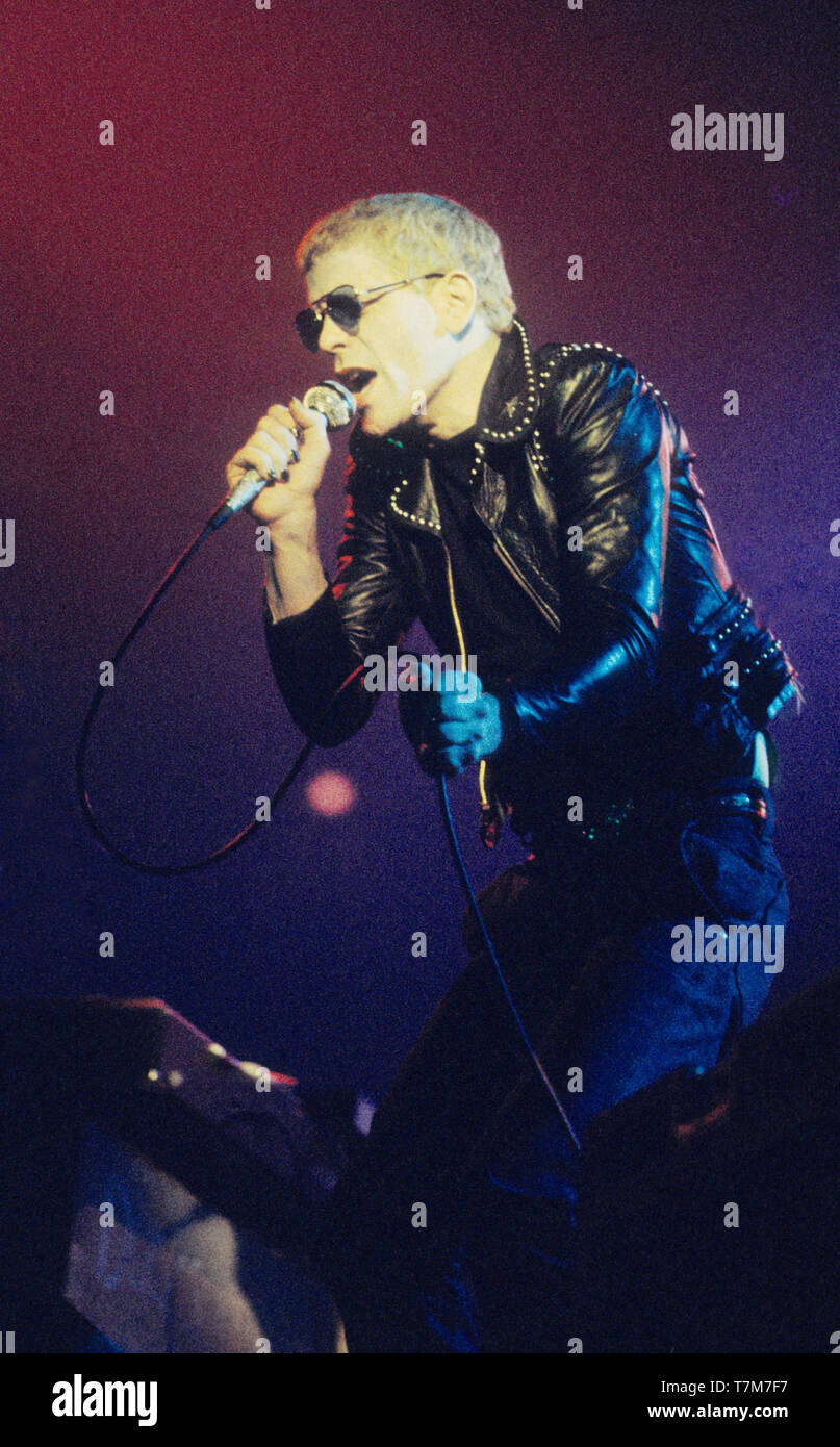 Lou reed 1973 hi-res stock photography and images - Alamy