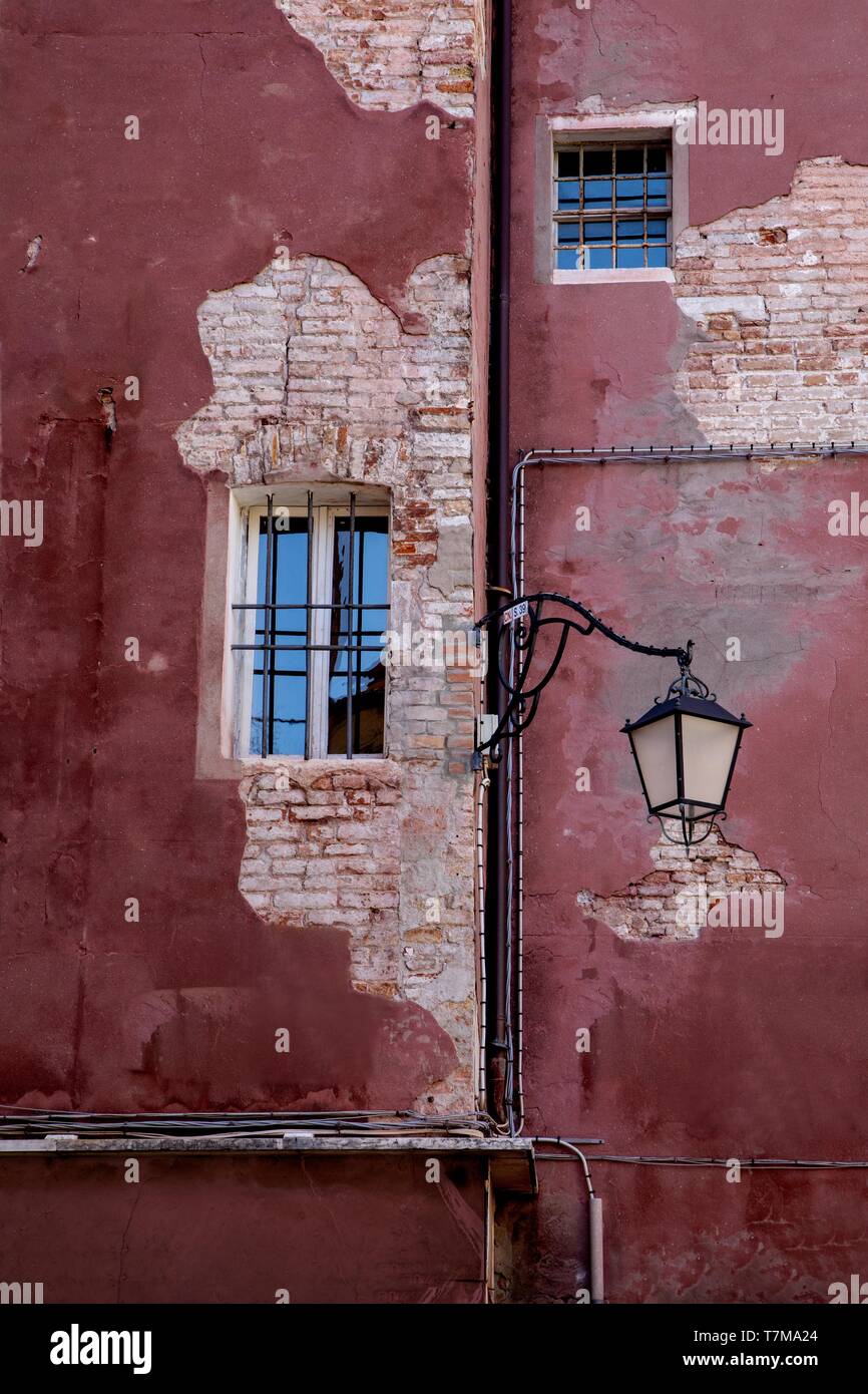 Venice windows and lamp Stock Photo - Alamy