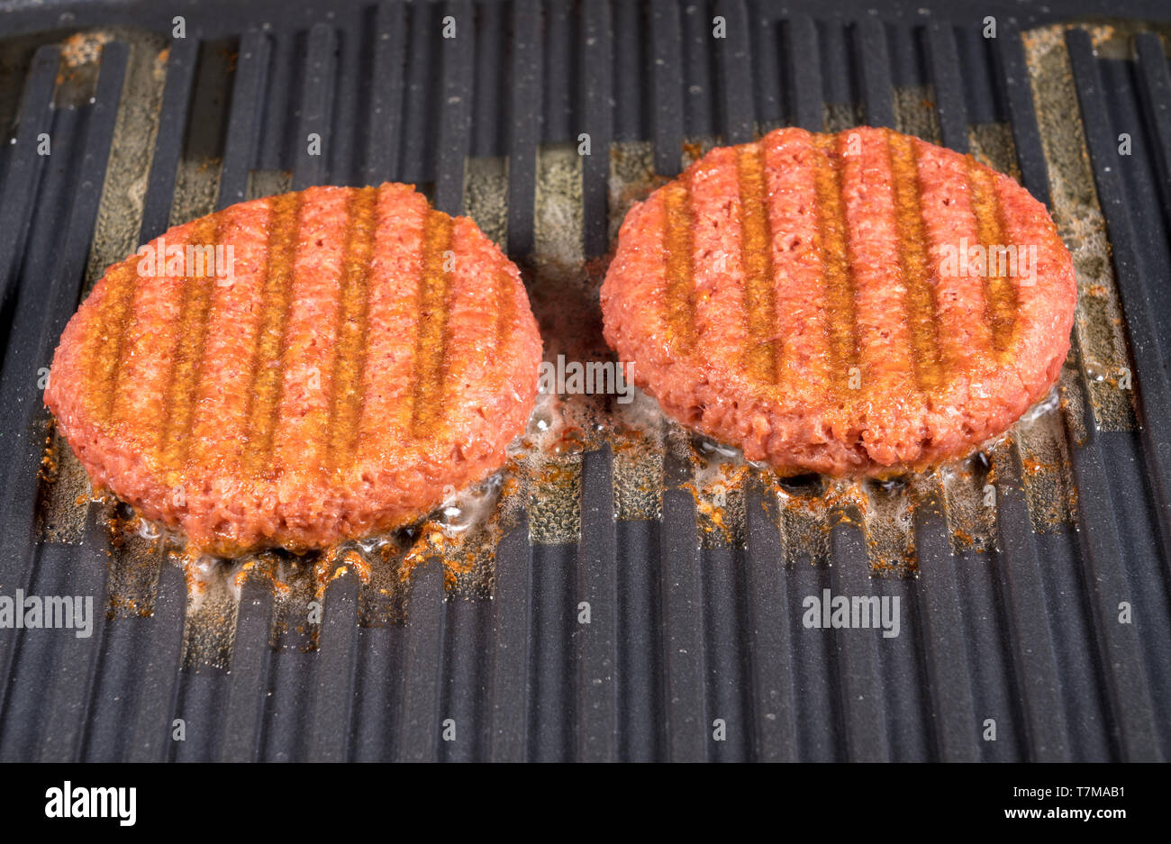 Close up burger beef patty hi-res stock photography and images - Alamy