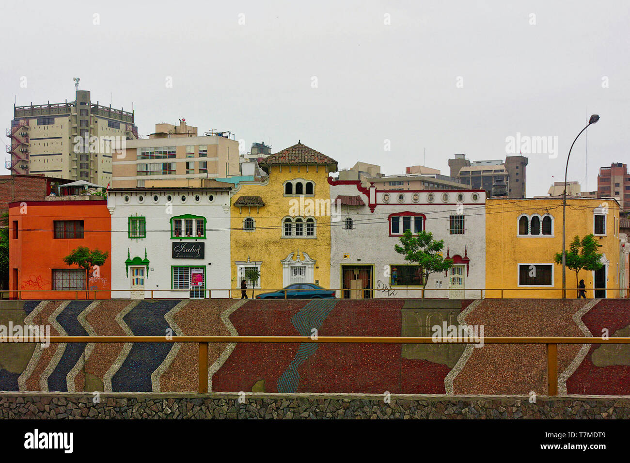 Lima peru colourful houses hi-res stock photography and images - Alamy