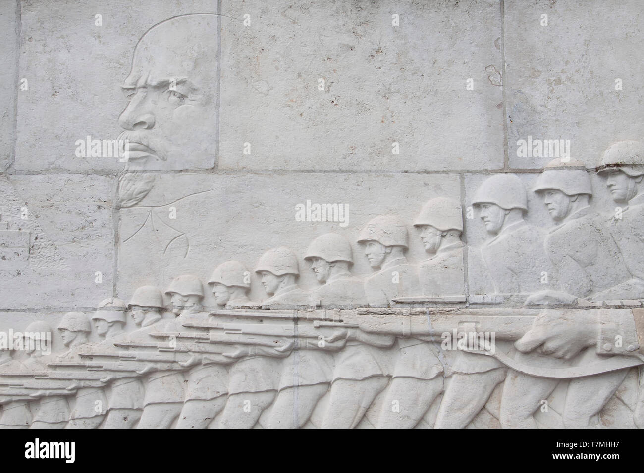 Soviet War Memorial, war memorial and military cemetery in Berlin's ...