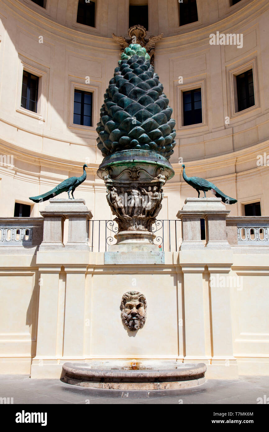 Pigna Fountain or Fontana della Pigna by Giovanni da Carrara at the ...