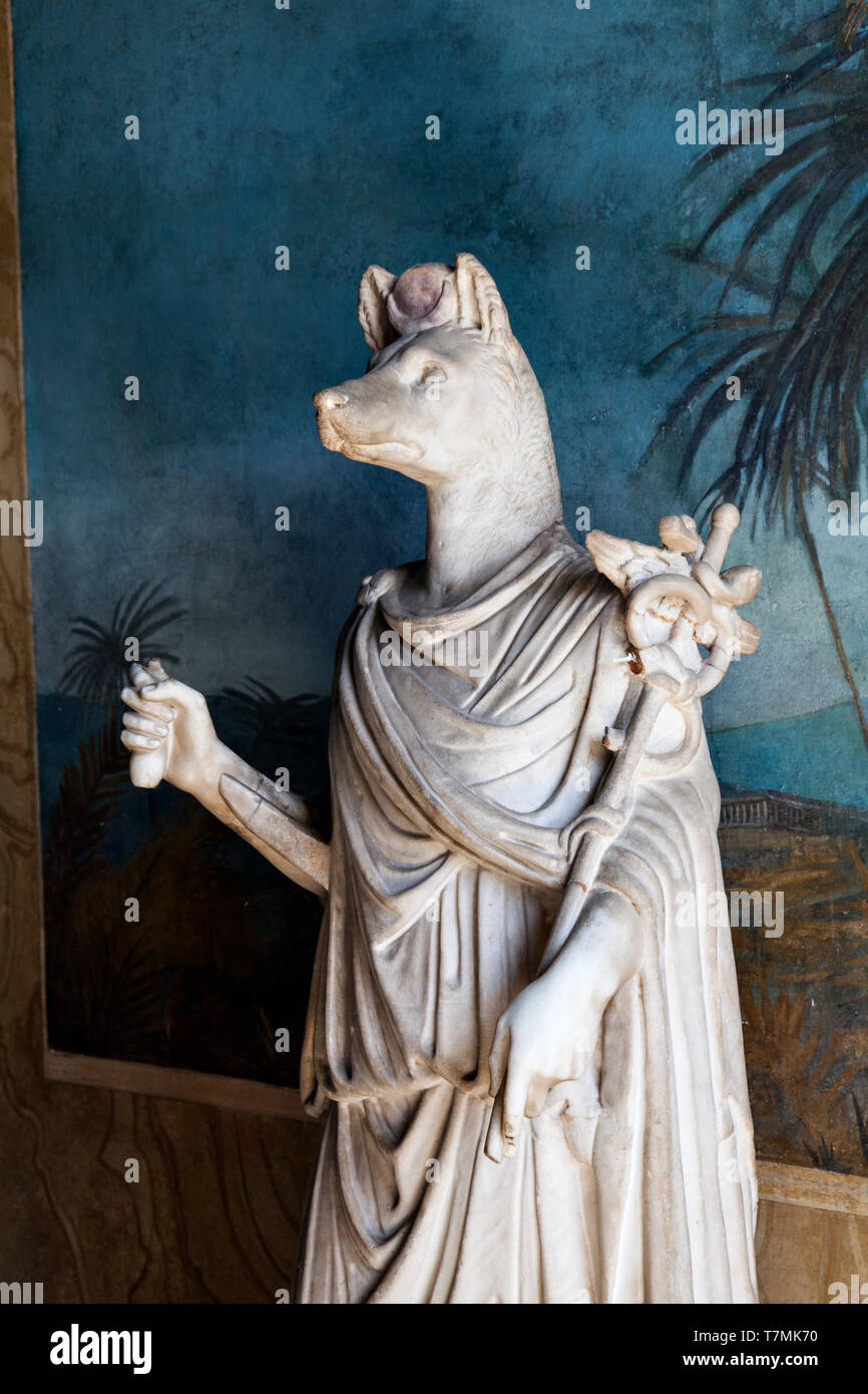 Egyptian art vatican museum hi-res stock photography and images - Alamy