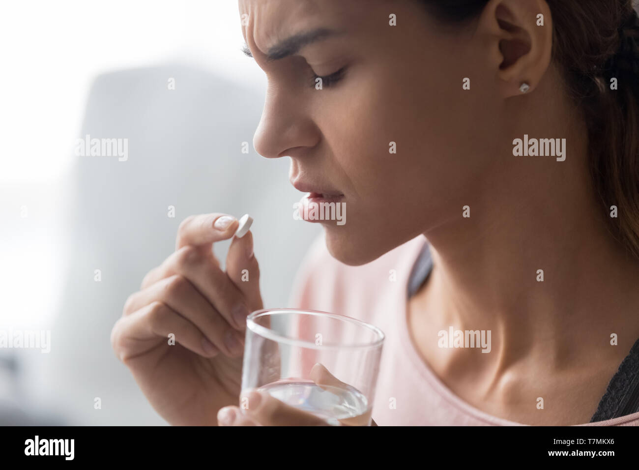 Frown woman hi-res stock photography and images - Alamy