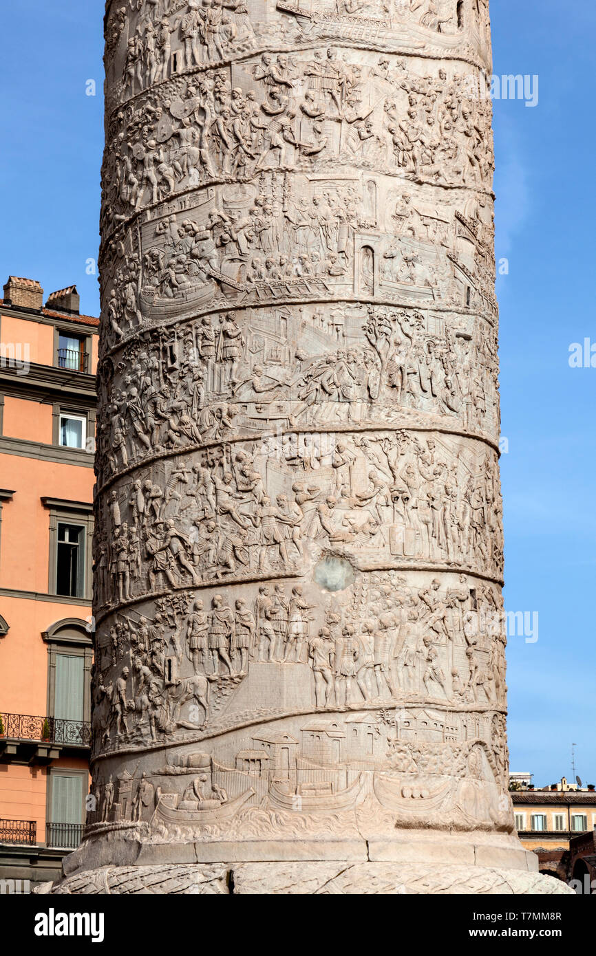 Trajan column battle hi-res stock photography and images - Alamy