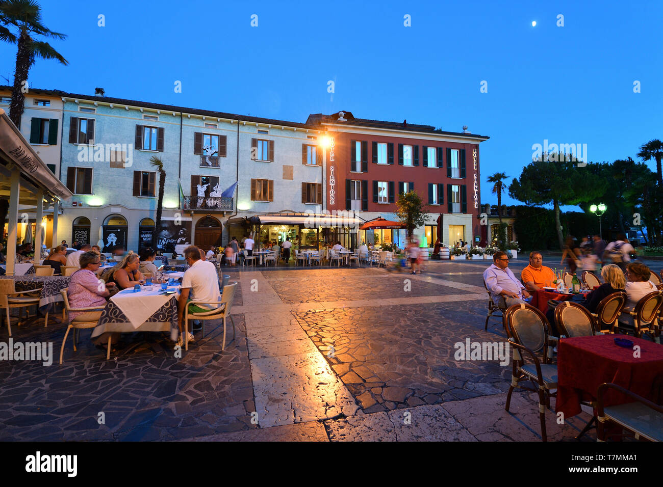Piazza carducci sirmione lake garda hi-res stock photography and images ...