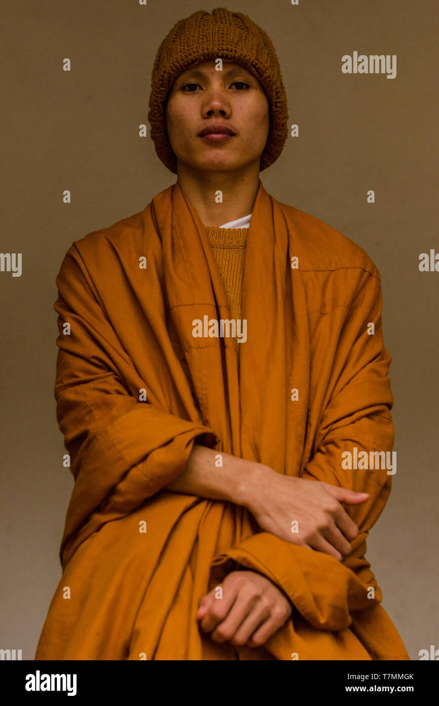 Novice prayers hi-res stock photography and images - Alamy