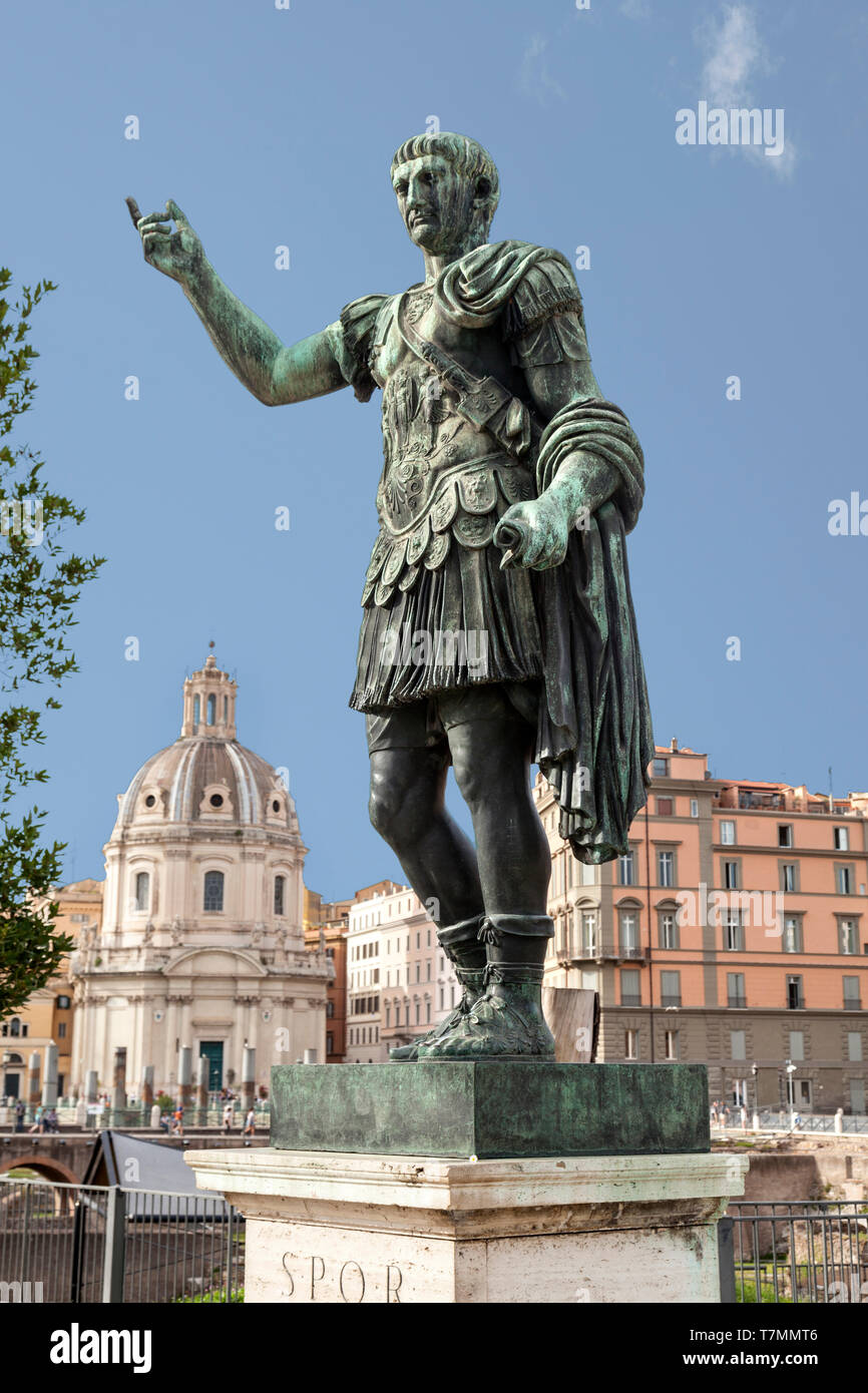 Roman Emperor Trajan statue in Rome, Italy Stock Photo - Alamy