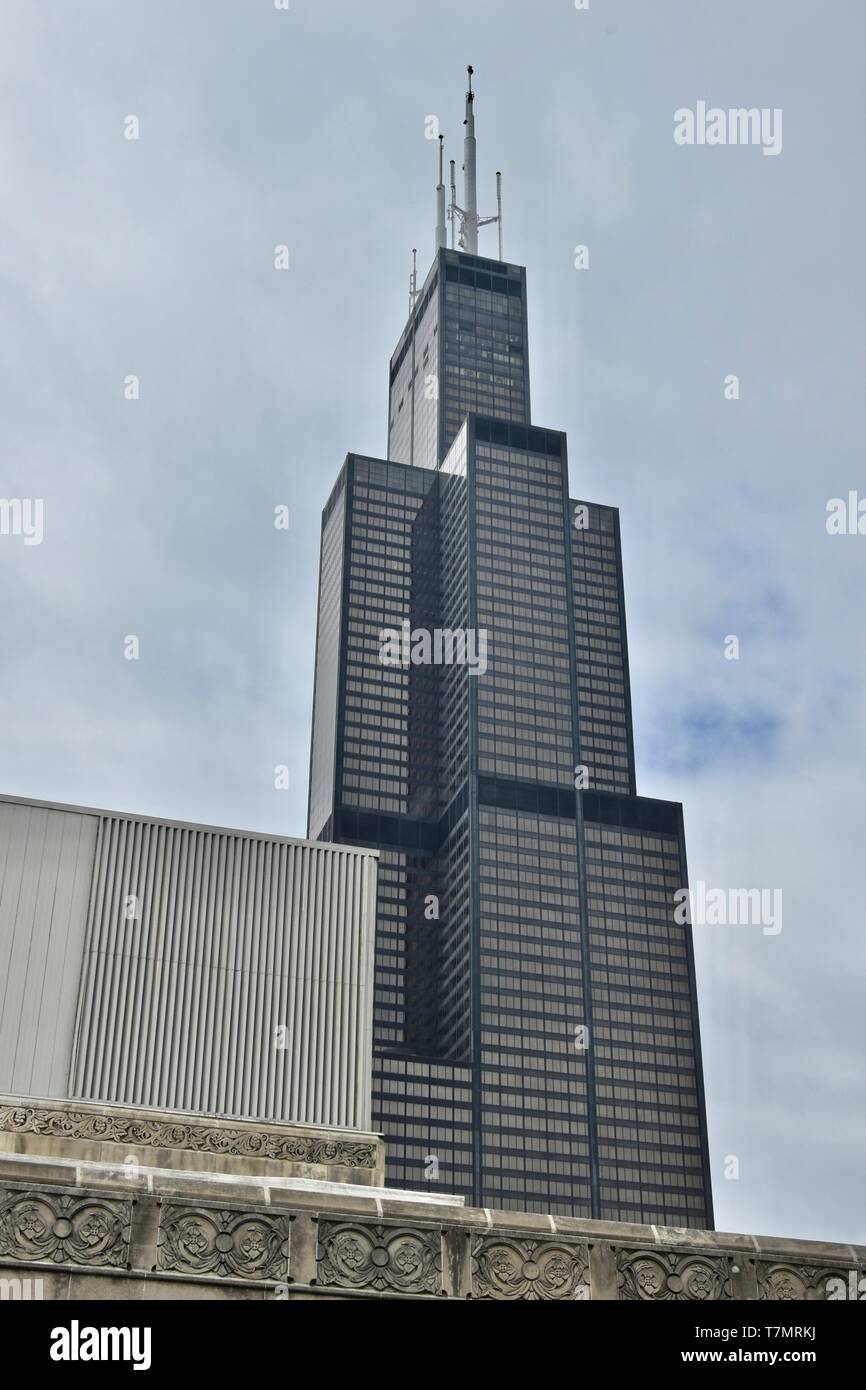 Chicago's iconic Willis Tower, Illinois, USA Stock Photo - Alamy