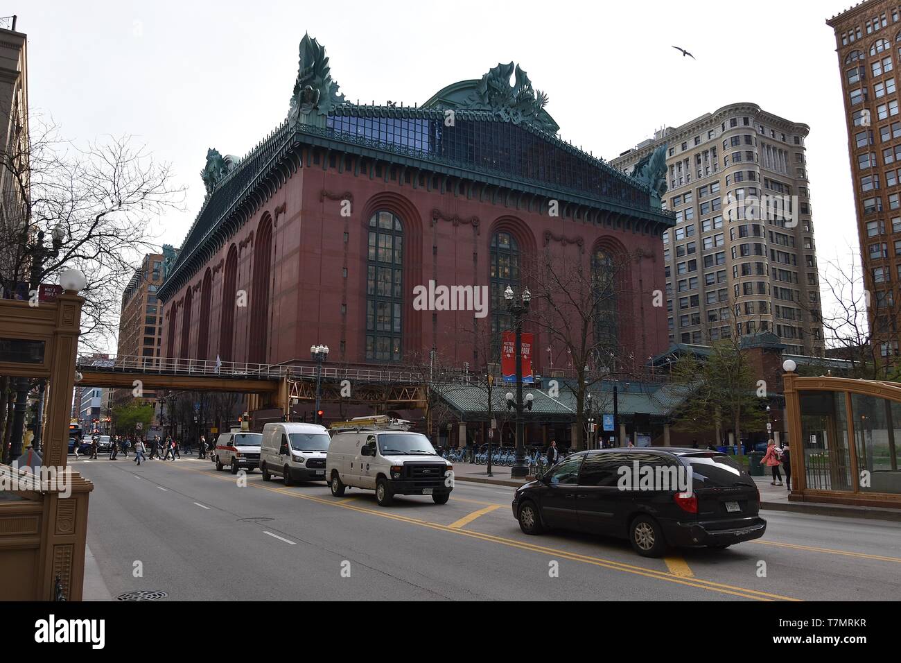 Harold Washington Library, the central Chicago Public Library, Chicago ...
