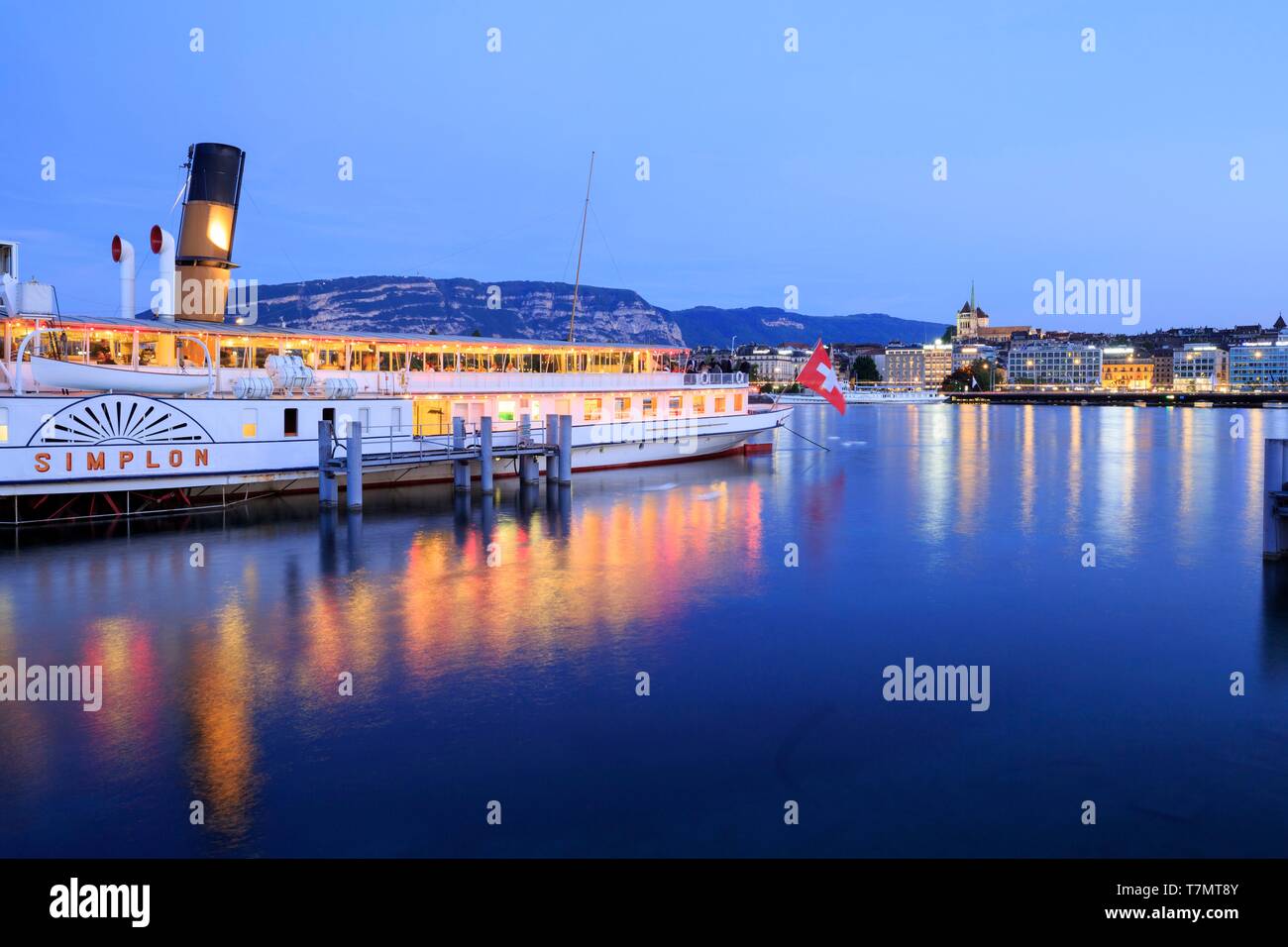 Switzerland, Geneva, Geneva harbor, Lake Geneva, cruise ship Stock ...