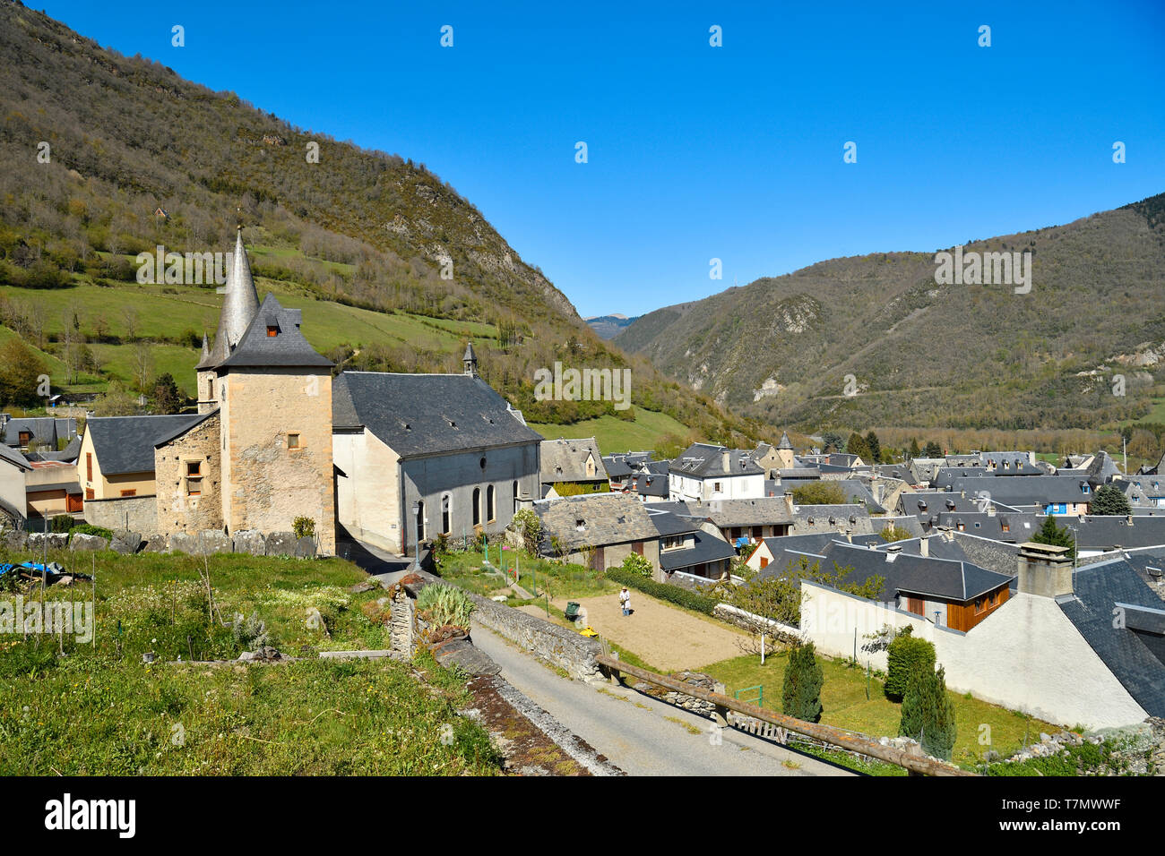 Arreau village hi-res stock photography and images - Alamy