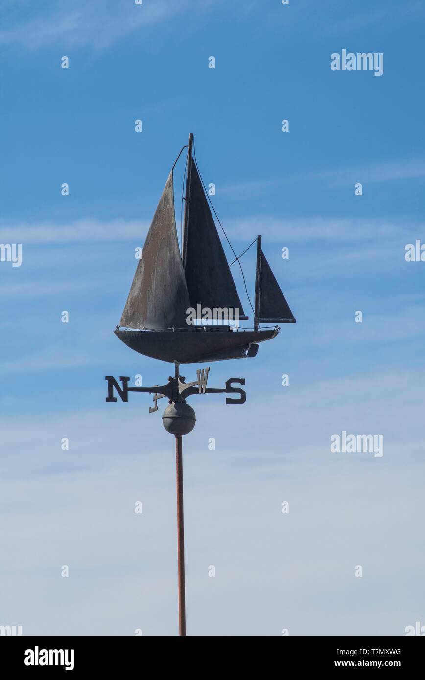 Weather vane sailing boat hi-res stock photography and images - Alamy