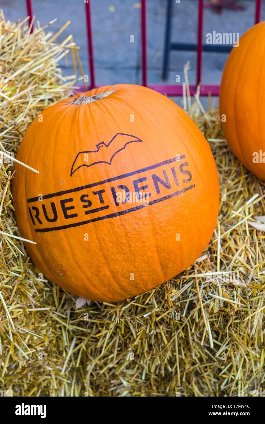 Montreal street sign hi-res stock photography and images - Alamy