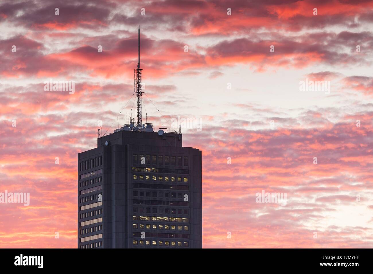 Observatoire de la capitale quebec hi-res stock photography and images ...