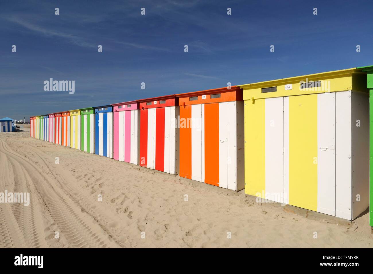 France, Nord, Dunkerque, Malo-les-Bains, typical beach cabins with ...